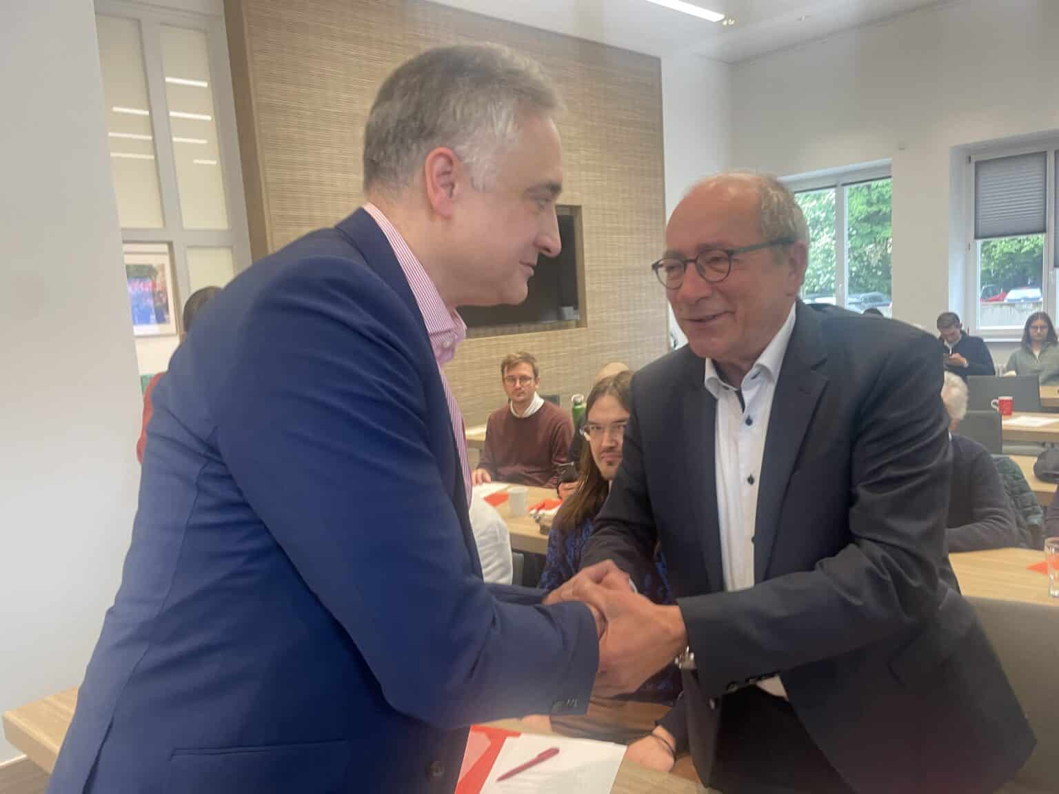 Deutliches Ergebnis: Regensburger SPD wählt Thomas Burger zum OB ...